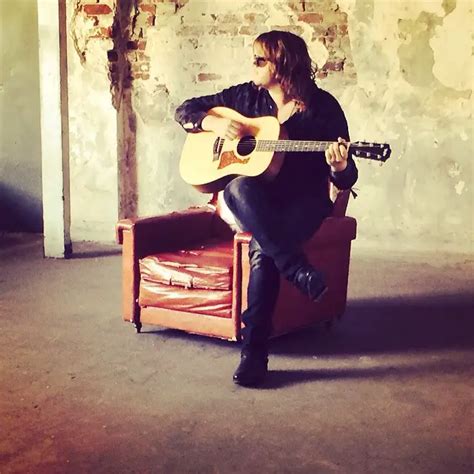 Caleb Johnson Singing To Tracks On The Idol Tour Sucks