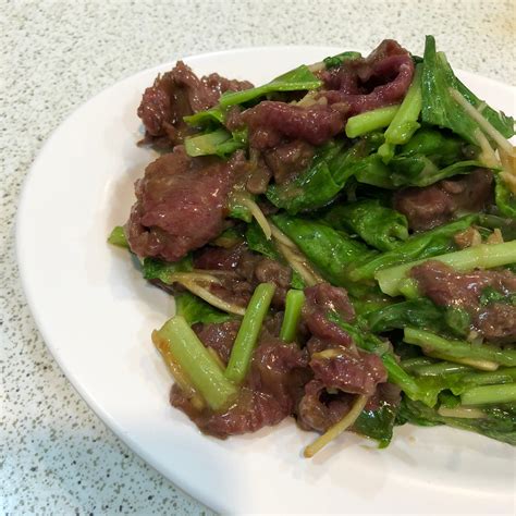 台南｜阿財牛肉湯安平二店，溫體精品牛肉鍋，全牛任選吃好吃滿！享受在地美食，就選阿財牛肉湯。 Oopswu