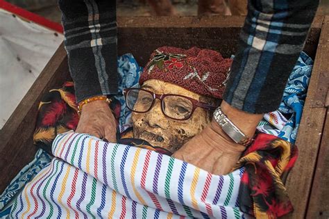 The Fascinating Death Rituals Of Indonesias Toraja People