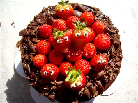 가나슈와 딸기로 장식한 초코케이크 네이버 블로그