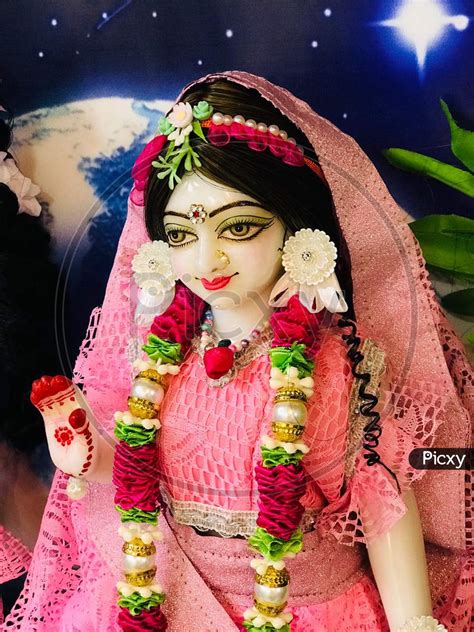 Radha Rani Wallpapers Top Free Radha Rani Backgrounds Wallpaperaccess