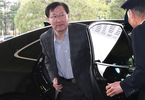 성완종 리스트 긴급회의 앞둔 김진태 검찰총장 포토 민중의소리