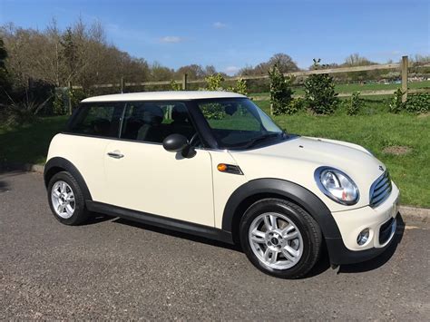 Molly Has Chosen This 2012 Mini One 1 6 Pepper Pack Pepper White Mrs Mini Used Mini Cars For