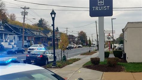 Roanoke Police Investigating Armed Bank Robbery