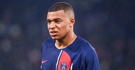 Le Psg A Coché Le Nom Dun Joueur Pour Palier Le Départ Probable De