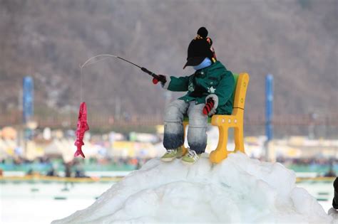 造訪韓國江原道 雪盆冰釣鱒魚的雙重饗宴 欣滑雪 讓我們一起滑雪趣 欣傳媒運動頻道