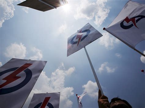 ‘reputational Damage Singapores Ruling Party Grapples With Scandal