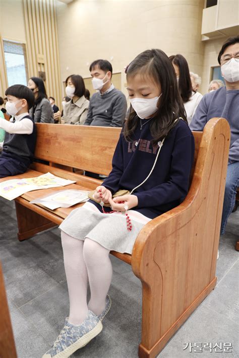 우크라이나와 전 세계에 평화를 ” 100만 어린이의 묵주기도