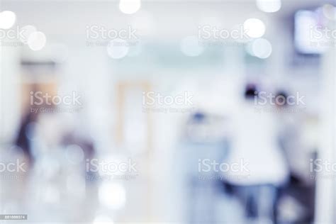 환자에 대 한 대기의 흐림 배경 병원 추상적인 배경에서 의사 빗나간 포커스에 대한 스톡 사진 및 기타 이미지 빗나간 포커스
