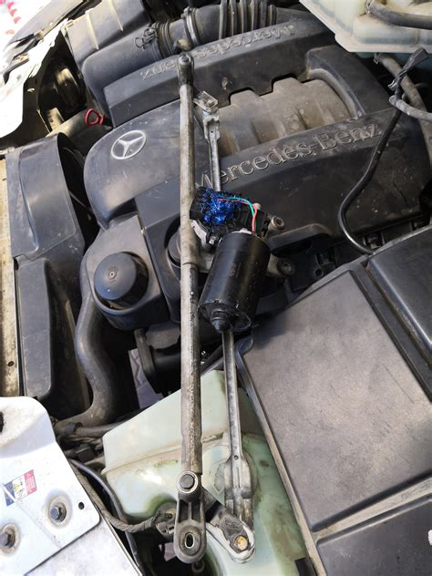 Смазка трапеции дворников — Mercedes-Benz M-Class (W163), 3,7 л, 2004 ...