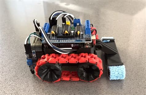 Tiny DIY Roomba Cleans Desks And Countertops Arduino Blog