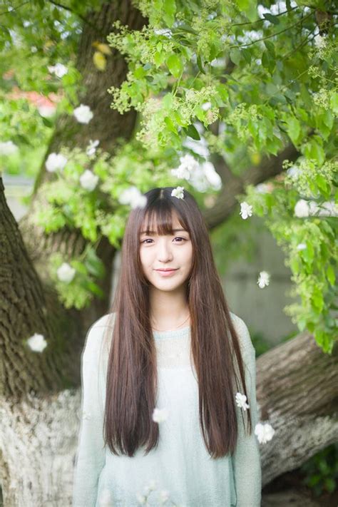 清澈的眼睛 燦爛的笑容清純可愛的長髮美女戶外唯美寫真 每日頭條