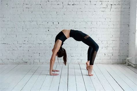 Wheel Pose Yoga How To Do Safely And Effectively Yoga Bear