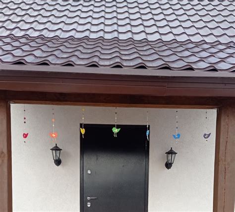 Украшение дома#радуга на крыше#птички своими руками | Track lighting ...