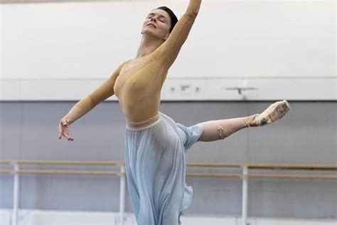 What Do Ballerinas Wear Livethedance