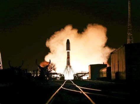 Nave Rusa Con Un Nuevo Módulo Llega A La Estación Espacial