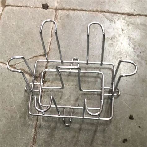 Silver Rectangular Stainless Steel Glass Stand For Restaurant Storage
