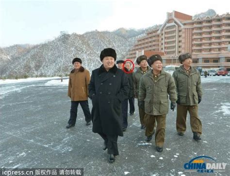 金正恩视察马息岭滑雪场 媒体称张成泽亲信陪同金正恩张成泽视察新浪新闻