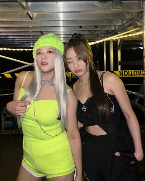Jeongyeon And Jihyo R Kpophotties