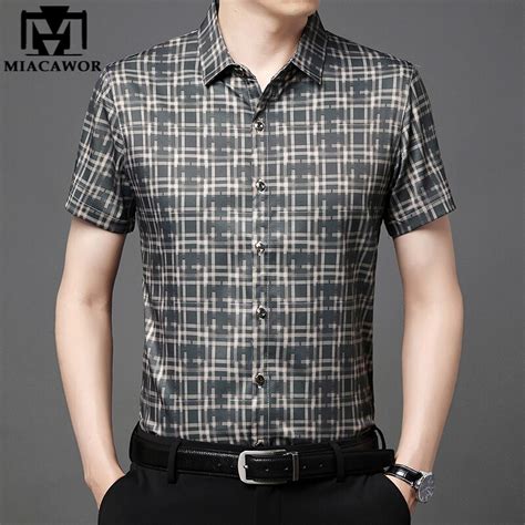 새로운 여름 짧은 소매 셔츠 남자 실크 한국어 캐주얼 격자 무늬 Camisa Masculina 슬림 맞는 망 의류 C891