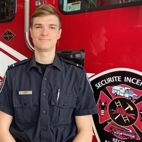 Stream Jérémy Lévesque Chronique Incendie 7 Mars 2023 By Fm 965 Listen Online For Free On