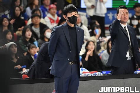 수비 집중력이 승리로 이어졌다” 23점 차 대승 거둔 강혁 감독