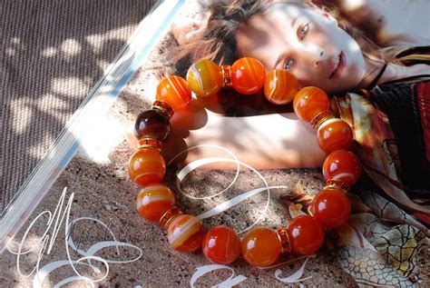 Гривни от ахат