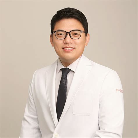 데이뷰의원 건대입구점 서명완 강남언니 1등 성형수술and피부시술 정보앱