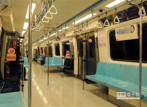 北捷板南線列車飄燒焦味 750旅客被趕下車 生活 中時