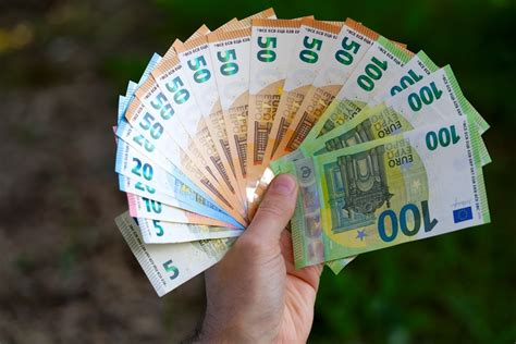 Contant Geld Storten Op Je Bankrekening Vanaf Dit Bedrag Krijg Je Een