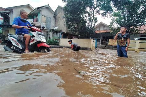 Kota Depok Kembali Dilanda Banjir Pasca Diguyur Hujan Tengah Malam