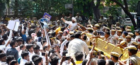 Aap Protests At Bjp Headquarters Against Sanjay Singhs Arrest