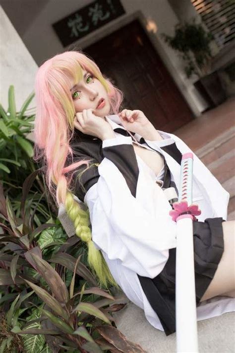 恋柱甘露寺蜜璃泡澡cos