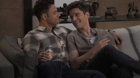 9 1 1 Lone Star Fans Concerned As Season Four Finale Hints At Wedding