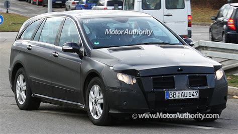 Mercedes Benz R Class Soldiers On Mercedes Benz R Class Soldiers On