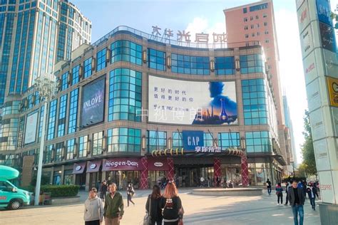 LED大屏广告 上海大华光启城正门屏