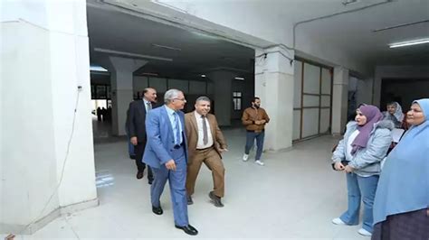 رئيس جامعة الزقازيق يتفقد أعمال تطوير كلية الحاسبات والمعلومات صور