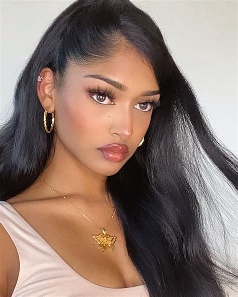 Kaaviya Sambasivam On Instagram “supaaaa Close In My Essentialjewelsau 🤍” Glamour Makeup