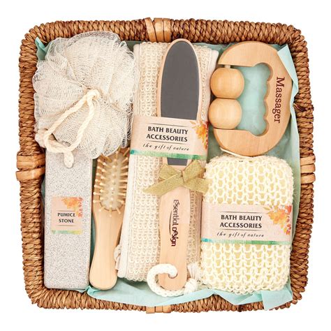 Essential Design Bath And Spa T Set In Rattan Basket 8 Pieces