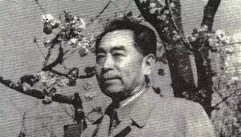 周总理最后一次来人民大会堂开会，离开时说了一句什么？ 搜狐大视野 搜狐新闻