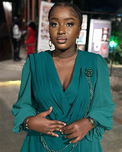 La Charmante épouse De Pape Sidy Fall Saffiche Chic Ces Photos Qui