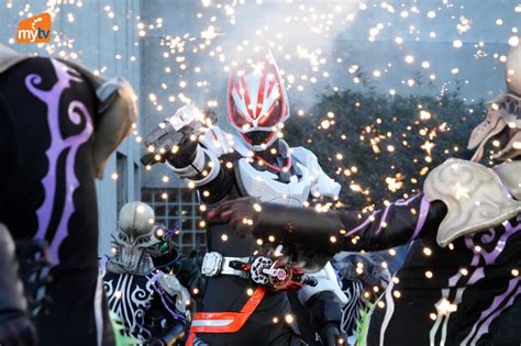 Series Kamen Rider Mới Nhất ‘hiệp Sĩ Mặt Nạ Đấu Trường Tham Vọng Bản