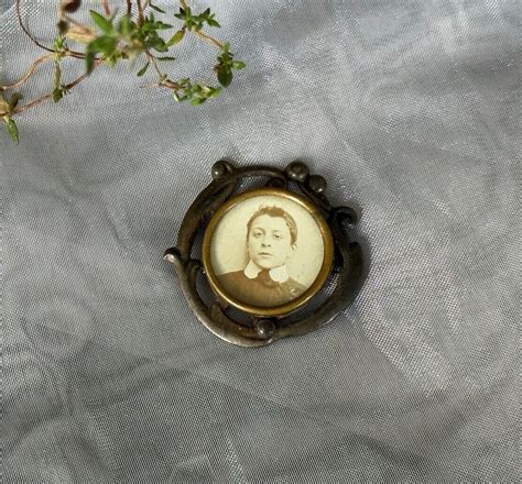 Antique Art Nouveau Brooch Pin Victorian Mourning Jew Gem