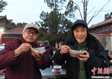 今日腊八愿你万事粥全一碗热粥迎团圆
