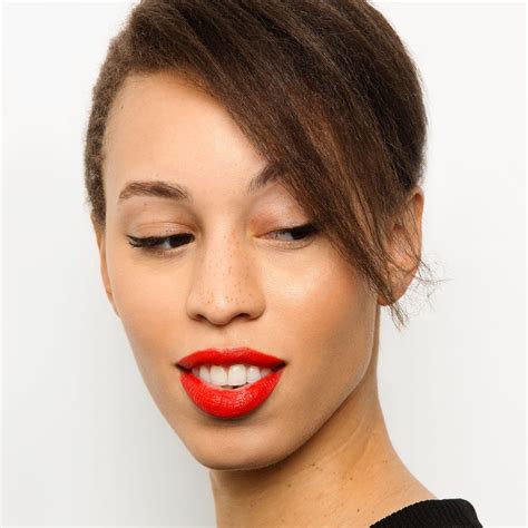 9 Gorgeous Lipsticks Beauty Editors Swear By