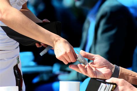 海外のチップ文化についてどれくらい知っている？渡すタイミングや金額相場を徹底解説 男の隠れ家デジタル