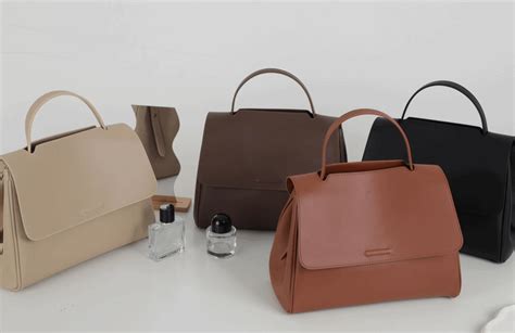 [당일출고] 프리미엄 천연 소가죽 3way 데일리 소프트 싱글 플랩백 직장인 대학생 여행 데이트 하객룩 중요한 모임 데일리룩 에이블리