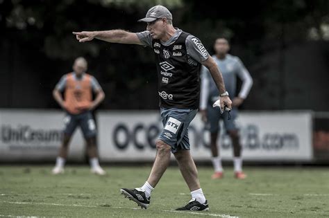 Veja como foi o último treino do Santos antes da estreia na