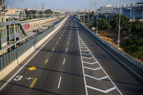 הערב חסימות באיילון במחלף משה דיין