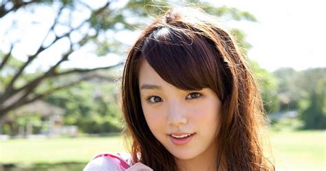 Japanese Girl Pictures Cute Pic Meet Ai Shinozaki At Public Garden